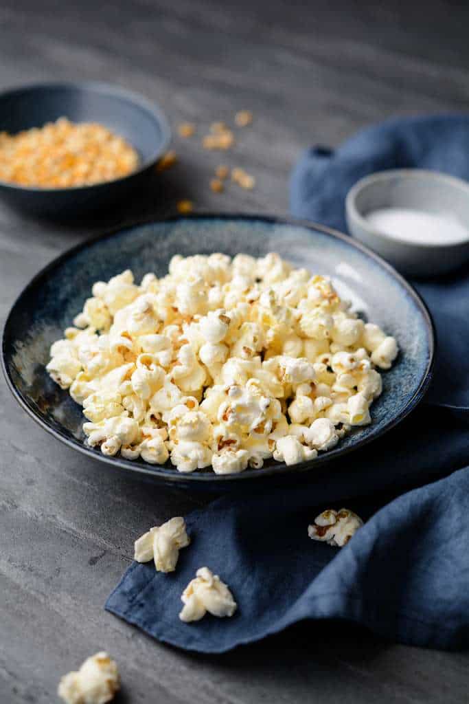 How to Make Popcorn on the Stove