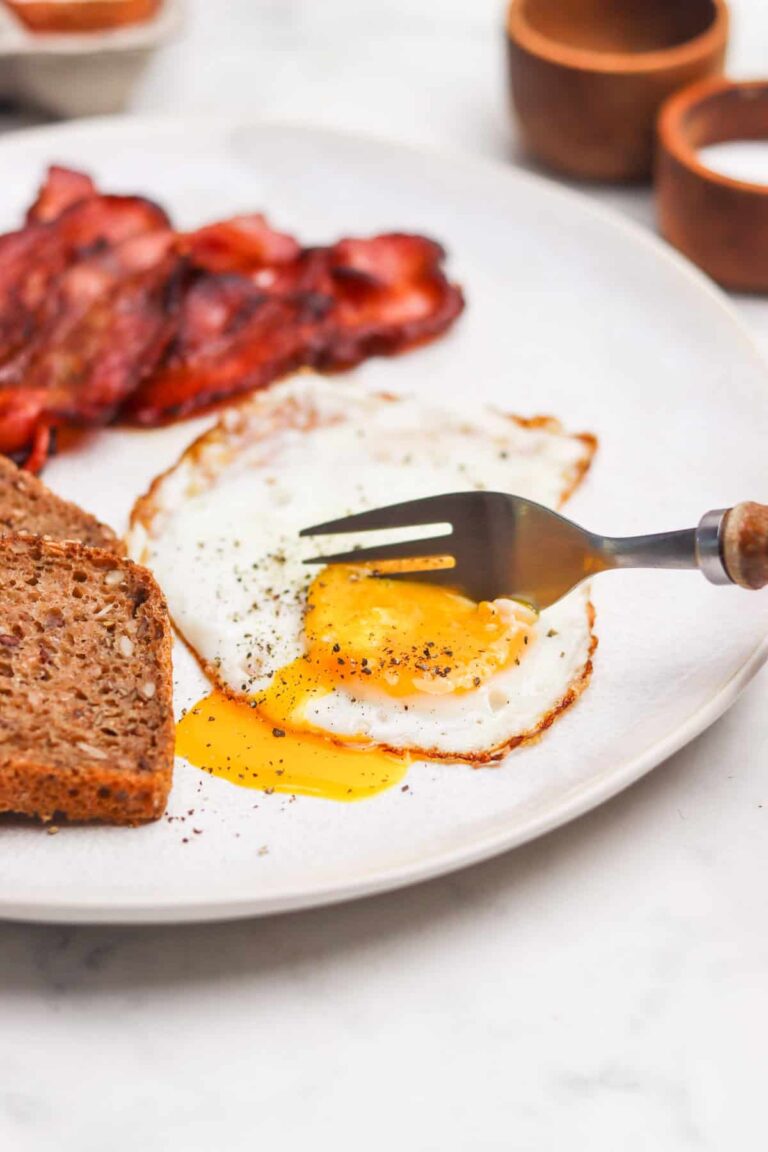 Perfect Sunny-Side-Up Egg - Food Faith Fitness