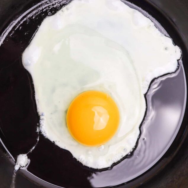 Perfect Sunny-Side-Up Egg - Food Faith Fitness