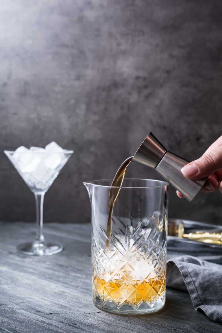 Classic Manhattan Cocktail Recipe - Food Faith Fitness