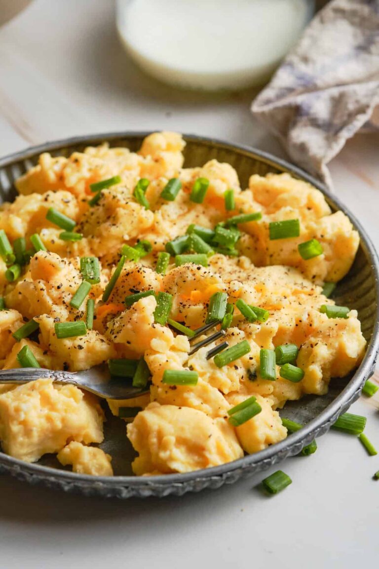 How To Make Scrambled Eggs In The Microwave - Food Faith Fitness