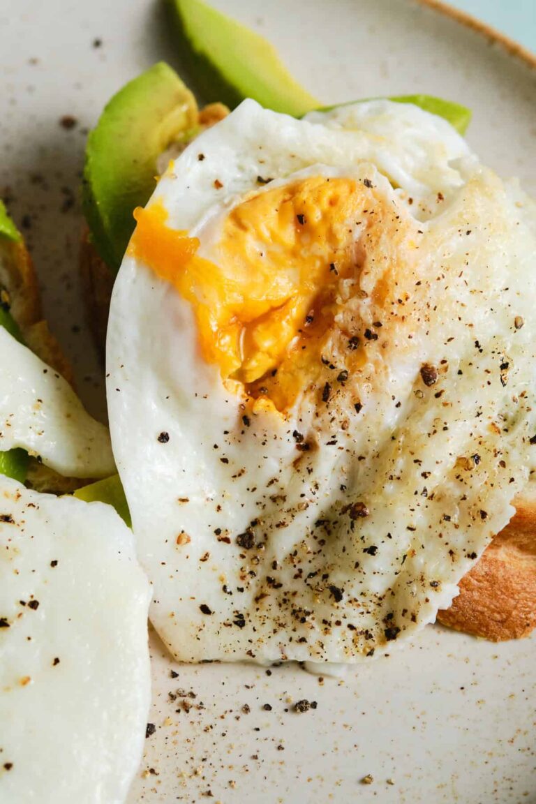 How to Make Over-Easy Eggs - Food Faith Fitness