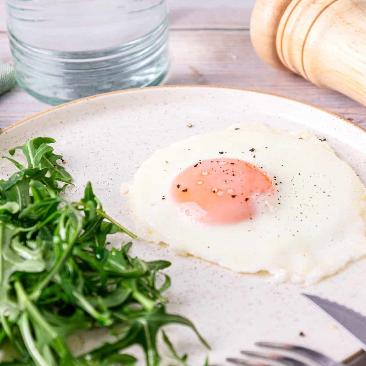 How to Make Basted Eggs - Food Faith Fitness