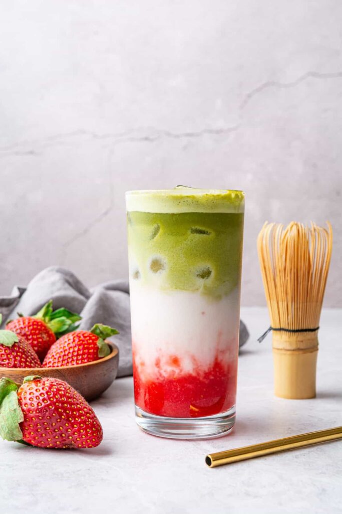 Strawberry Matcha Latte - Food Faith Fitness