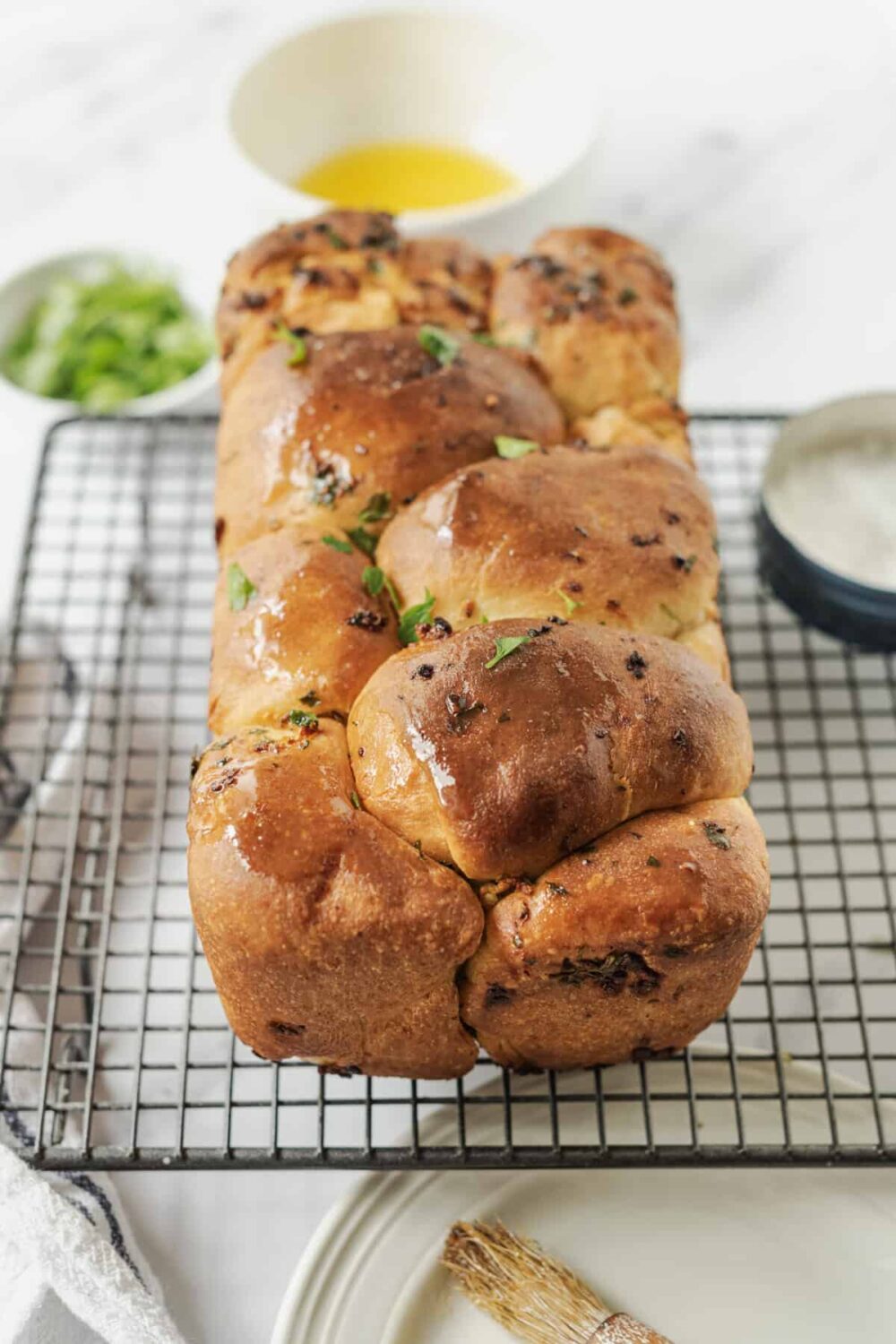 Pull-Apart Garlic Bread - Food Faith Fitness