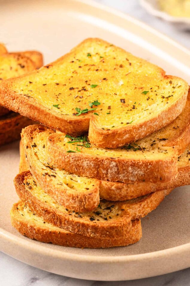 Texas Toast Garlic Bread - Food Faith Fitness