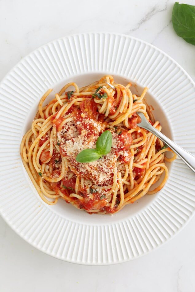 Spaghetti Pomodoro - Food Faith Fitness